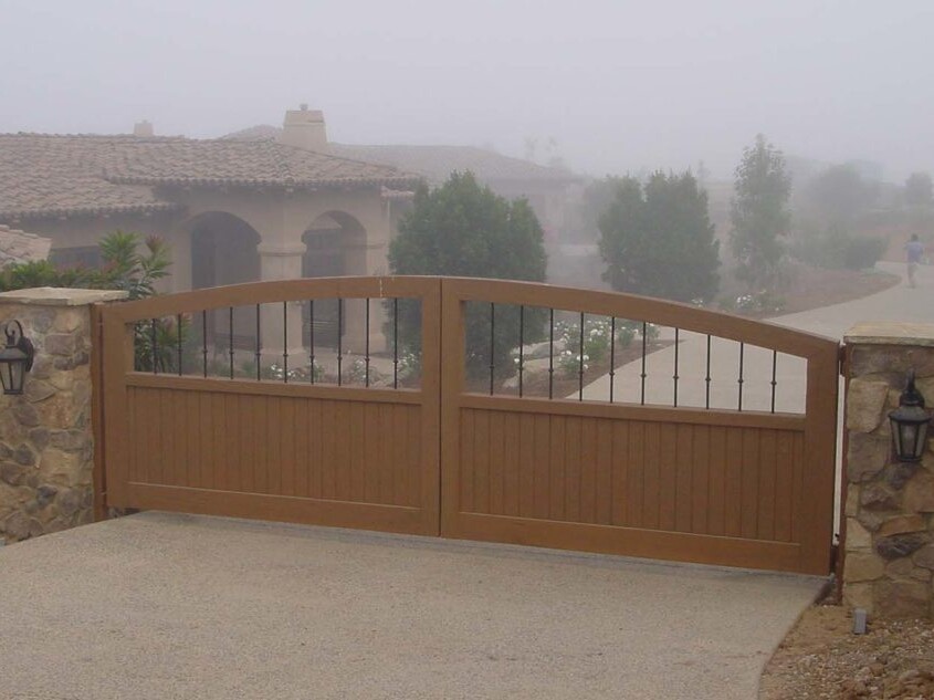 Mesa Wood Gates - Custom Wood Gates For Driveways & Home Entry